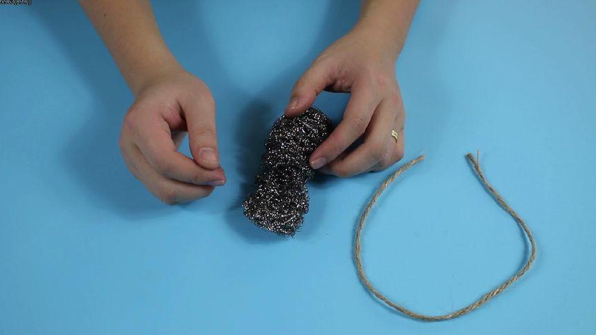 Don't throw away the old steel wool ball, put it in the bathroom, solve ...