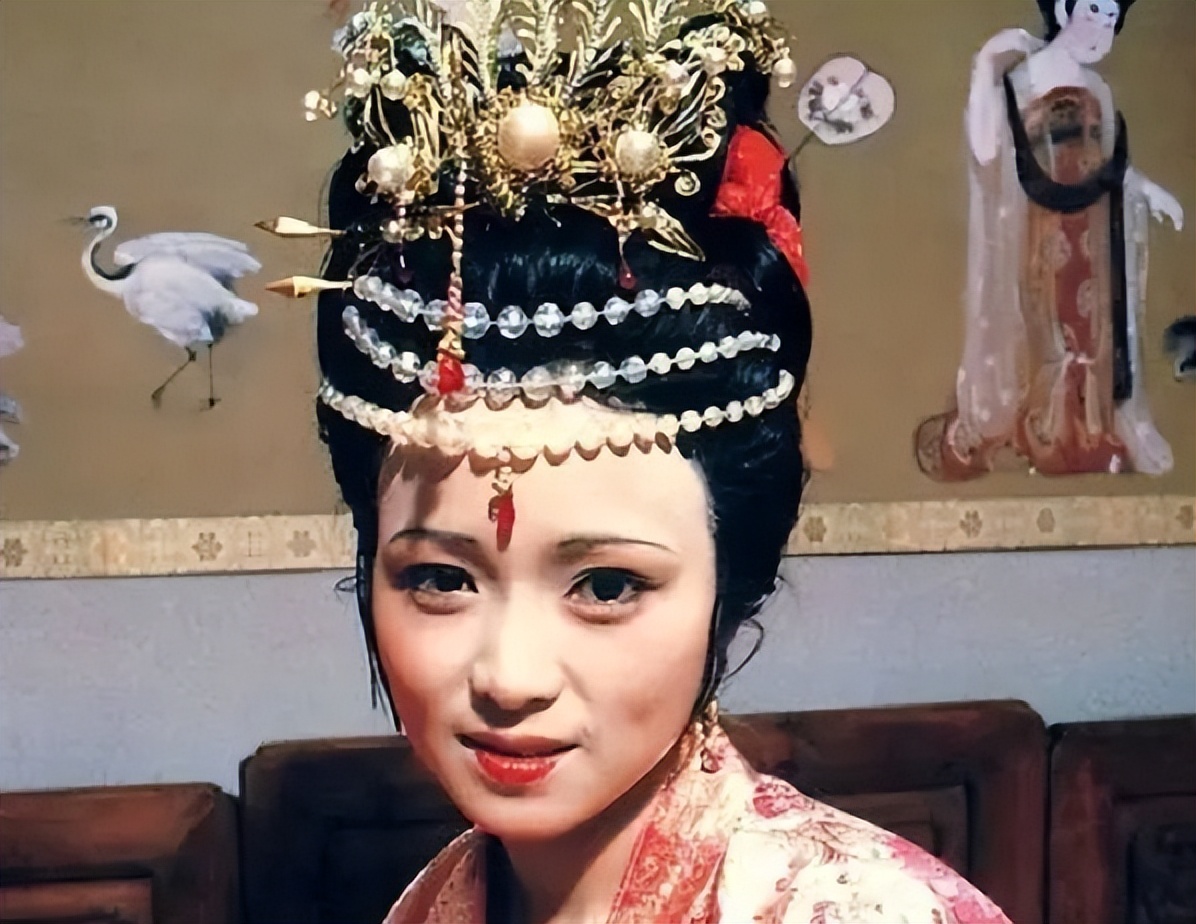 Why does Qin Keqing call herself a daughter?The truth about Jia Zhen's ...