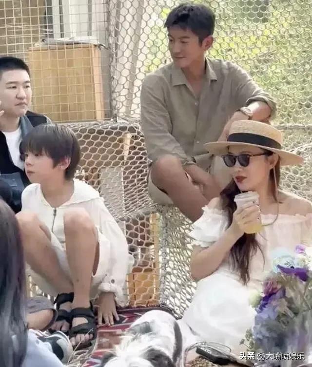 Zhang Dada and Du Jiang Huo Siyan's family of three traveled together ...