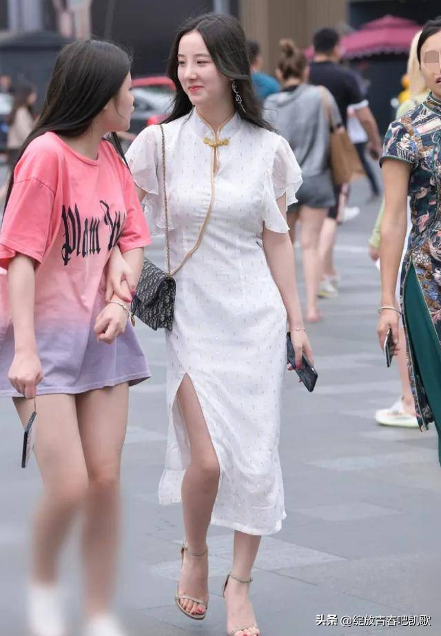 Gentle and feminine outfits, showing a fresh and elegant ladylike style ...