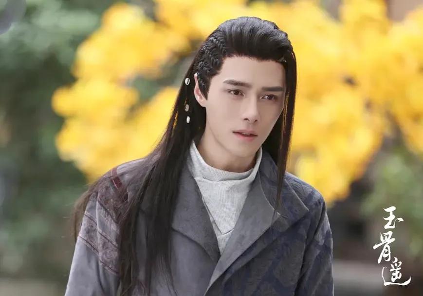 Fang Yilun in "Yu Gu Yao": The idol boy group debuted, but it is hard ...