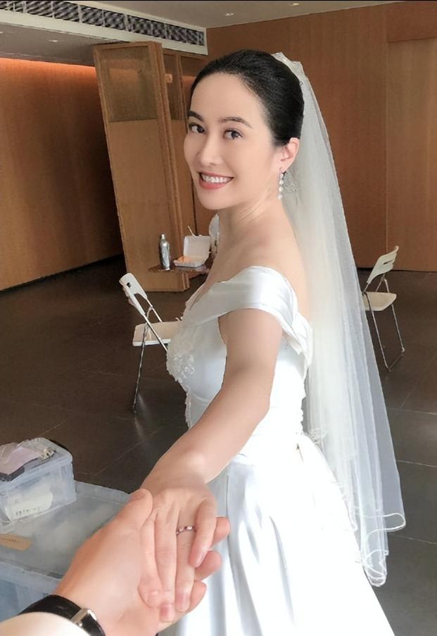 Michelle Ye officially announces her marriage! Who is Michelle Ye's ...