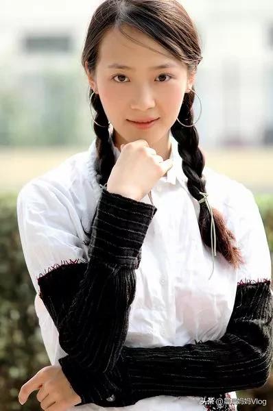 Share pictures - Qu Shanshan, goddess of temperament - iNEWS