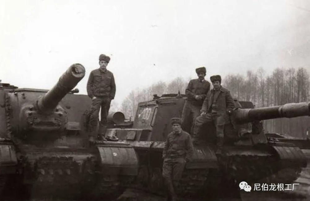 Nuclear wasteland: ISU-152 tank for the aftermath of Chernobyl - iNEWS