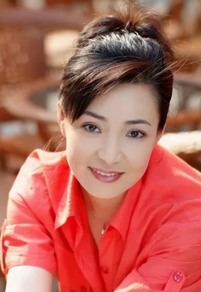 "Queen professional household" Dai Chunrong: Married an outsider at 25 ...