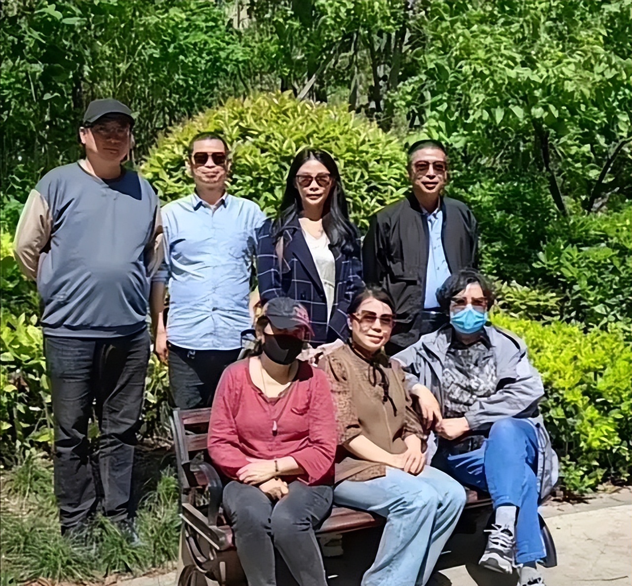 So heartwarming! The man of the Yao family posted a photo of his father's back to celebrate his ...