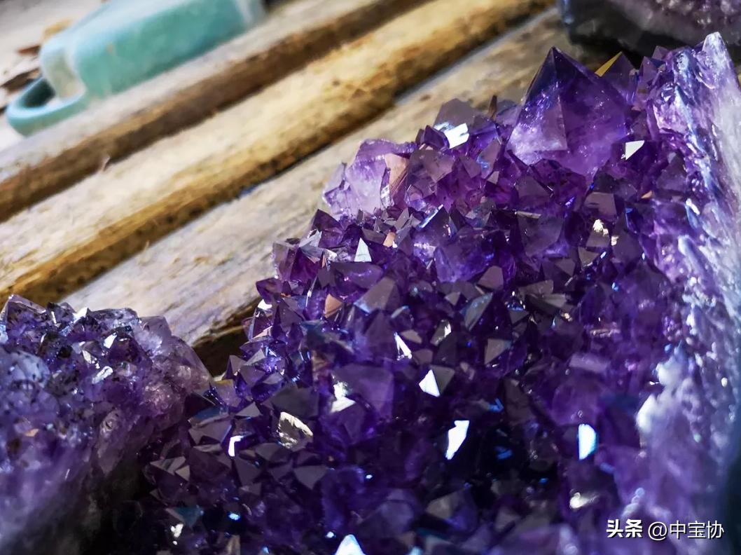 In spring, let the mysterious amethyst interpret your fashion - iMedia
