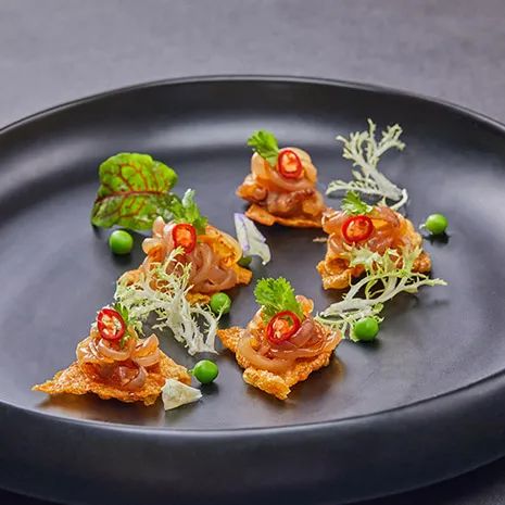 Six innovative cold dishes are made, with beautiful shapes and colors ...