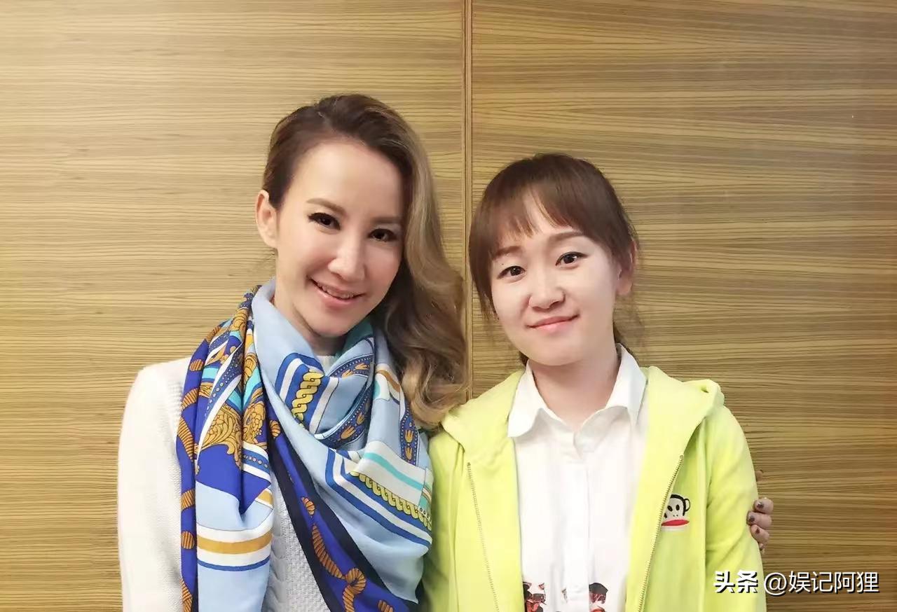 The reporter remembers Coco Lee! She smiled and said, "You don't know ...