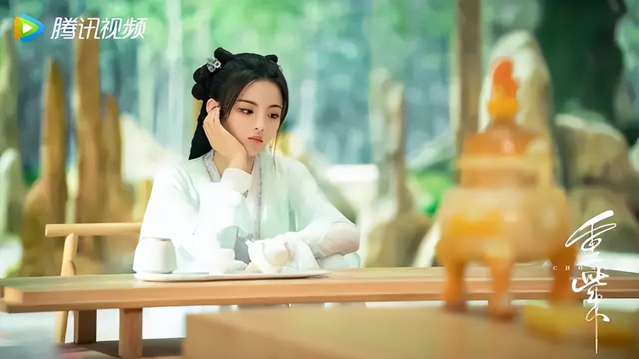 How does "Chong Zi" innovate the fairy tale narrative under the "Three ...