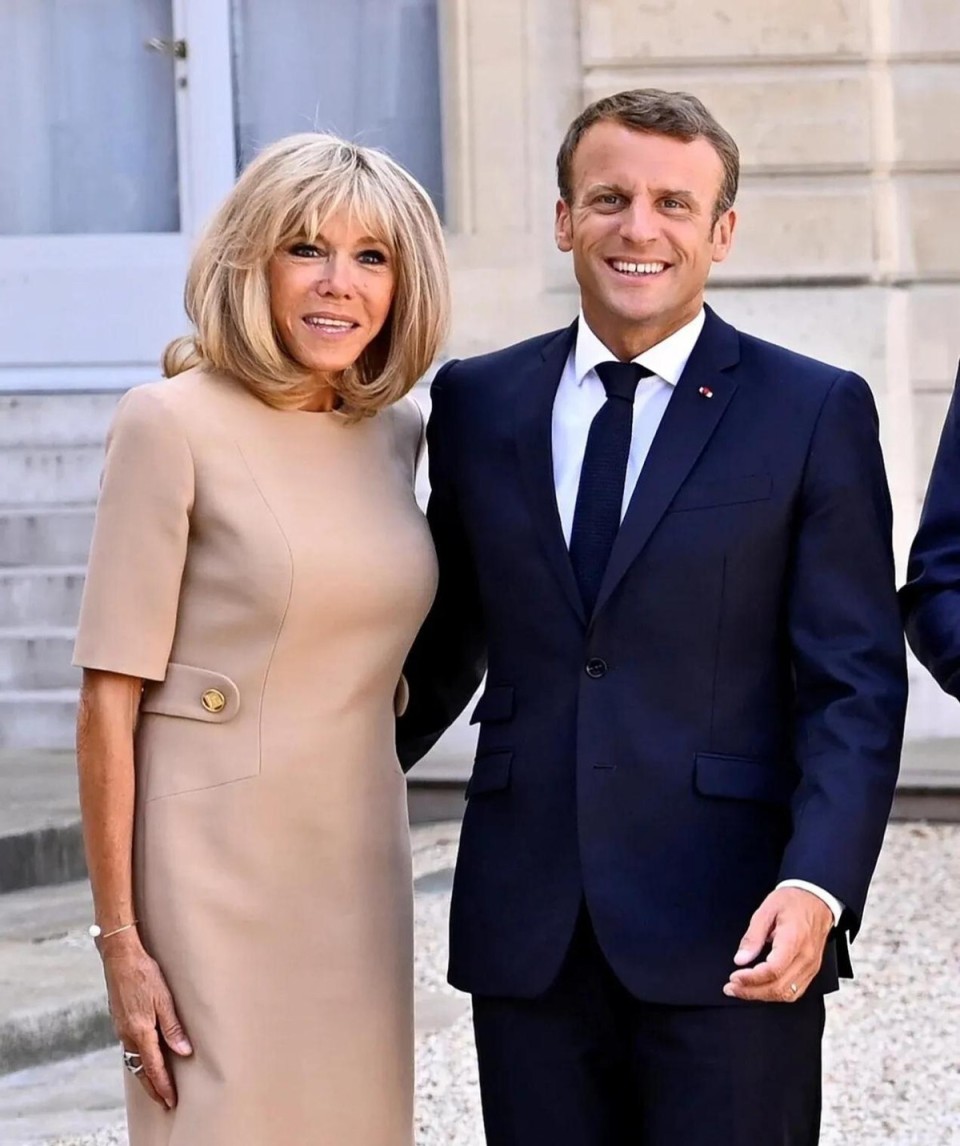 Macron turned out to marry his teacher! His handsome wife is full of ...