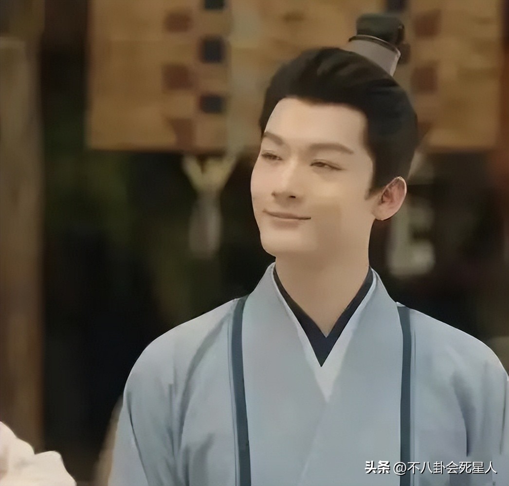 Yang Zi has a swollen face, Ren Min has a big nose, and Zhang Wanyi has ...