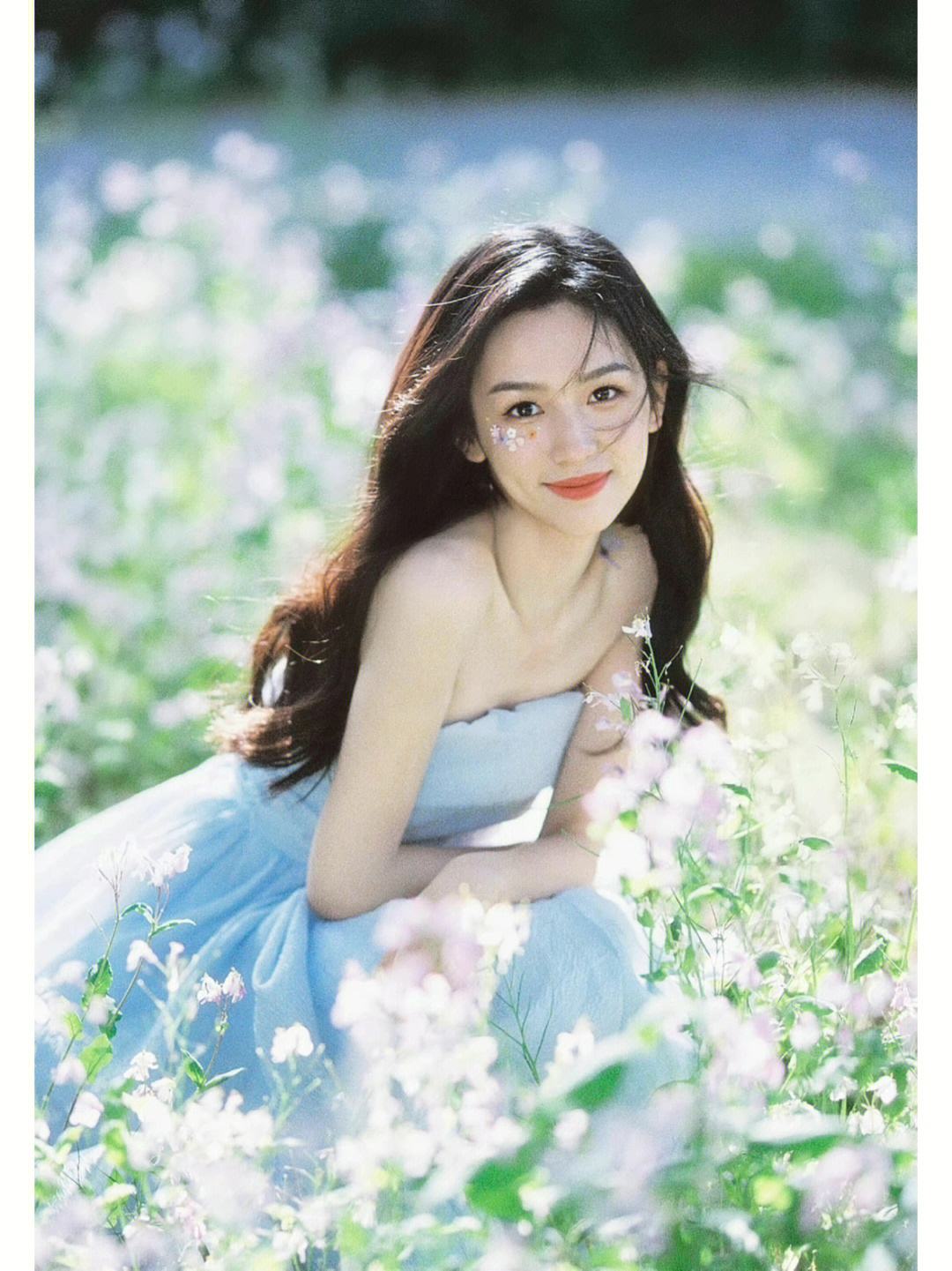 Actress Clothing - Zhou Ye - iNEWS