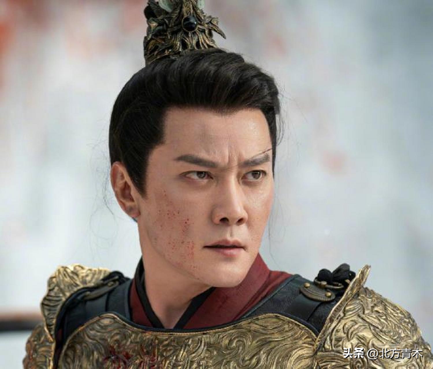 The biggest failure of "The Burning Romance" is not Feng Shaofeng's age ...