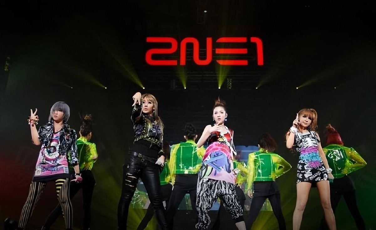 2NE1's 15th anniversary group photo released, netizens lamented that ...