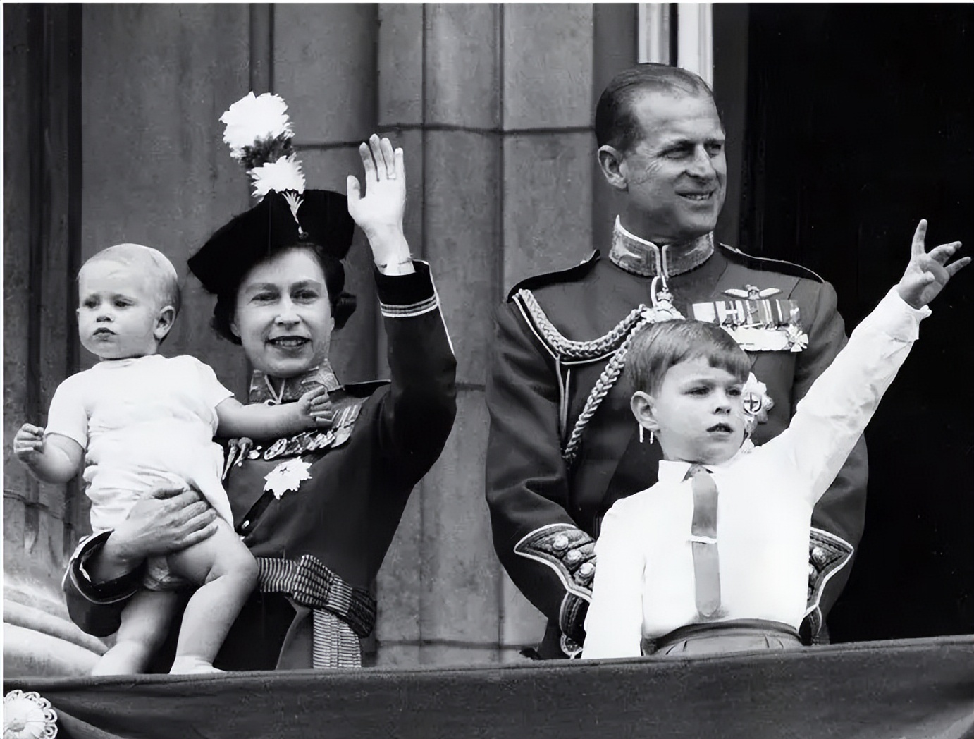 The Queen dies, the new prime minister clamors for a nuclear strike ...