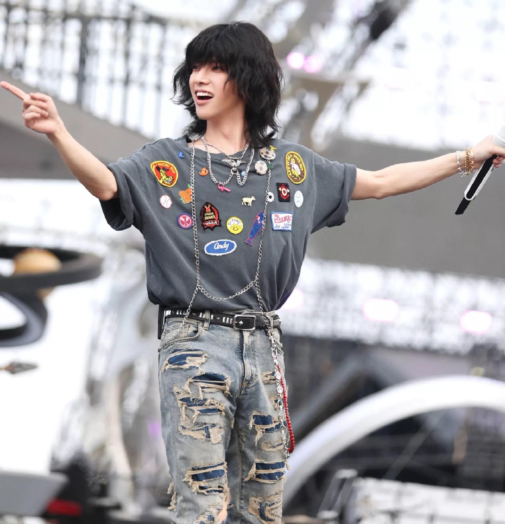 Singer Hua Chenyu: The core of rock continues the tradition of poetry ...