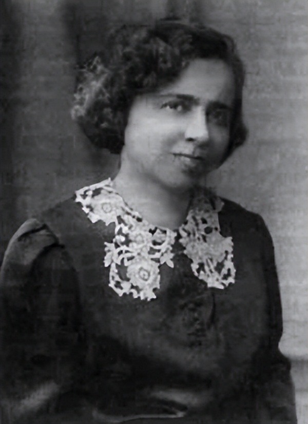 283. She is an expert on the "December Uprising" - iMedia