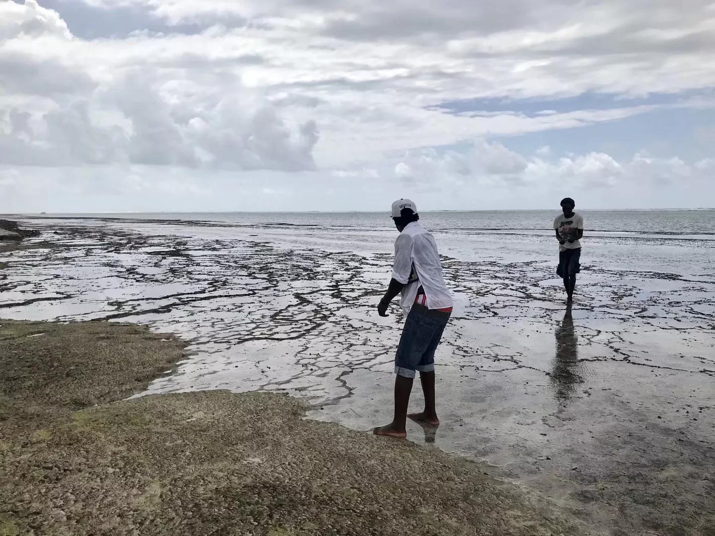 East African Plateau Kenya Memories No. 14: Catching the Sea at Diani ...