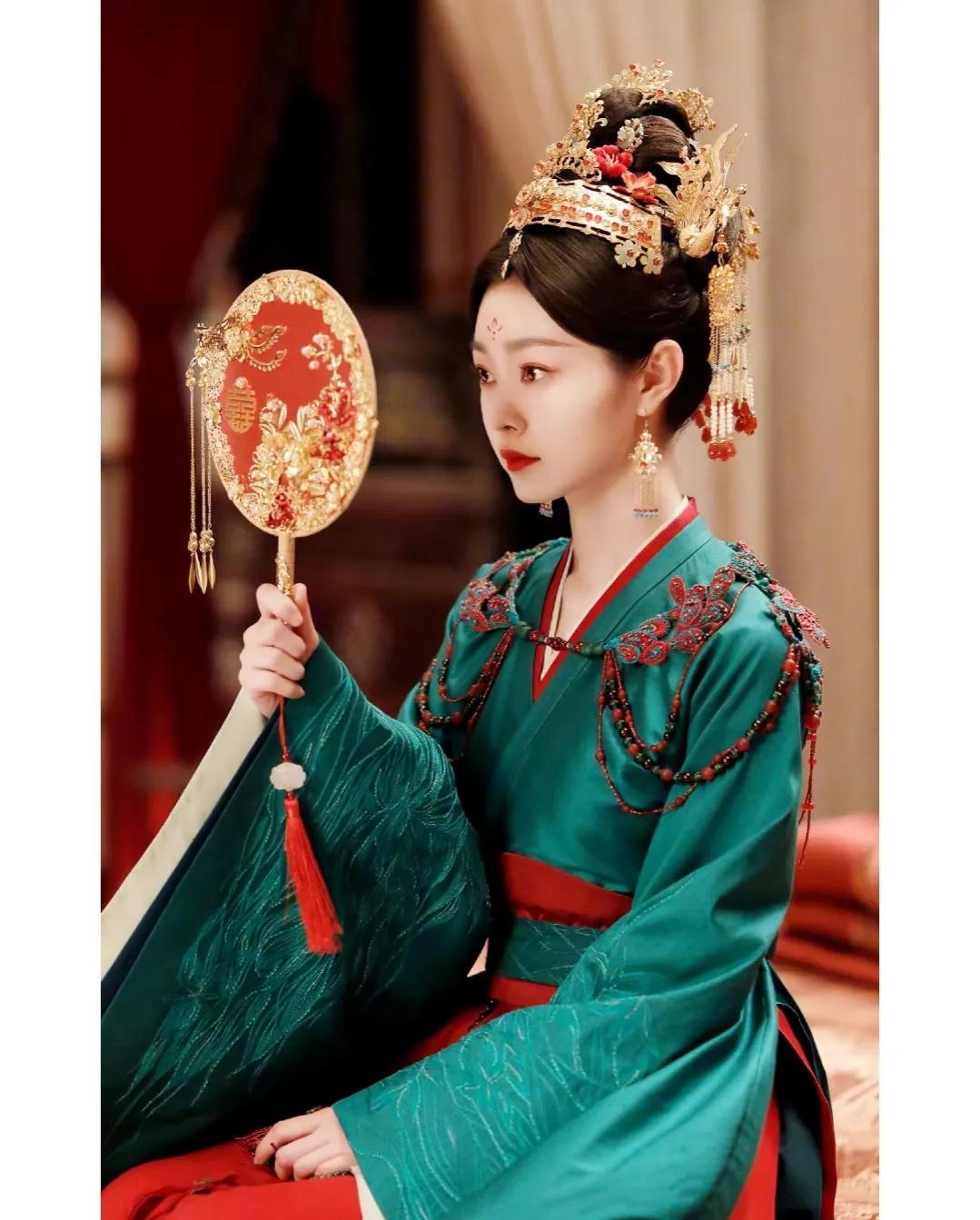 "Long Wind Crossing" Gu Jiusi and Liu Yuru get married - iMedia