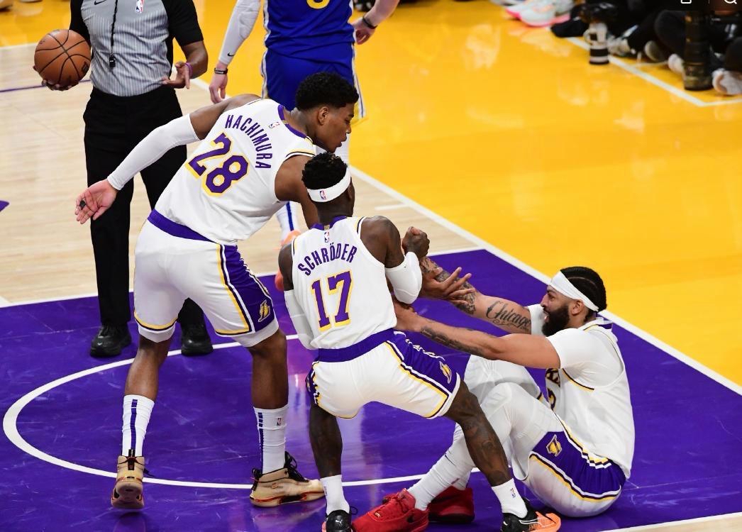 James will become the first in history! The third giant is already in ...