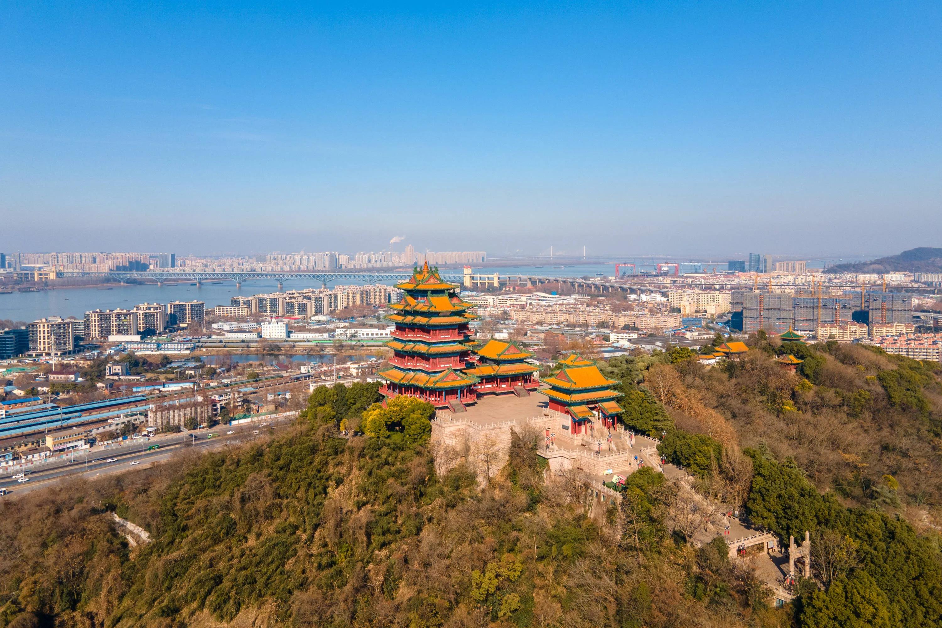 Yuejiang Tower, one of the four famous buildings - iNEWS