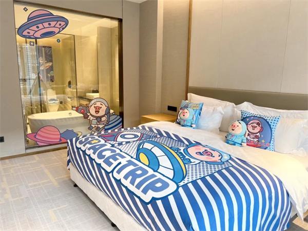 Live in an anime IP themed room, you can take the room dolls away - iNEWS