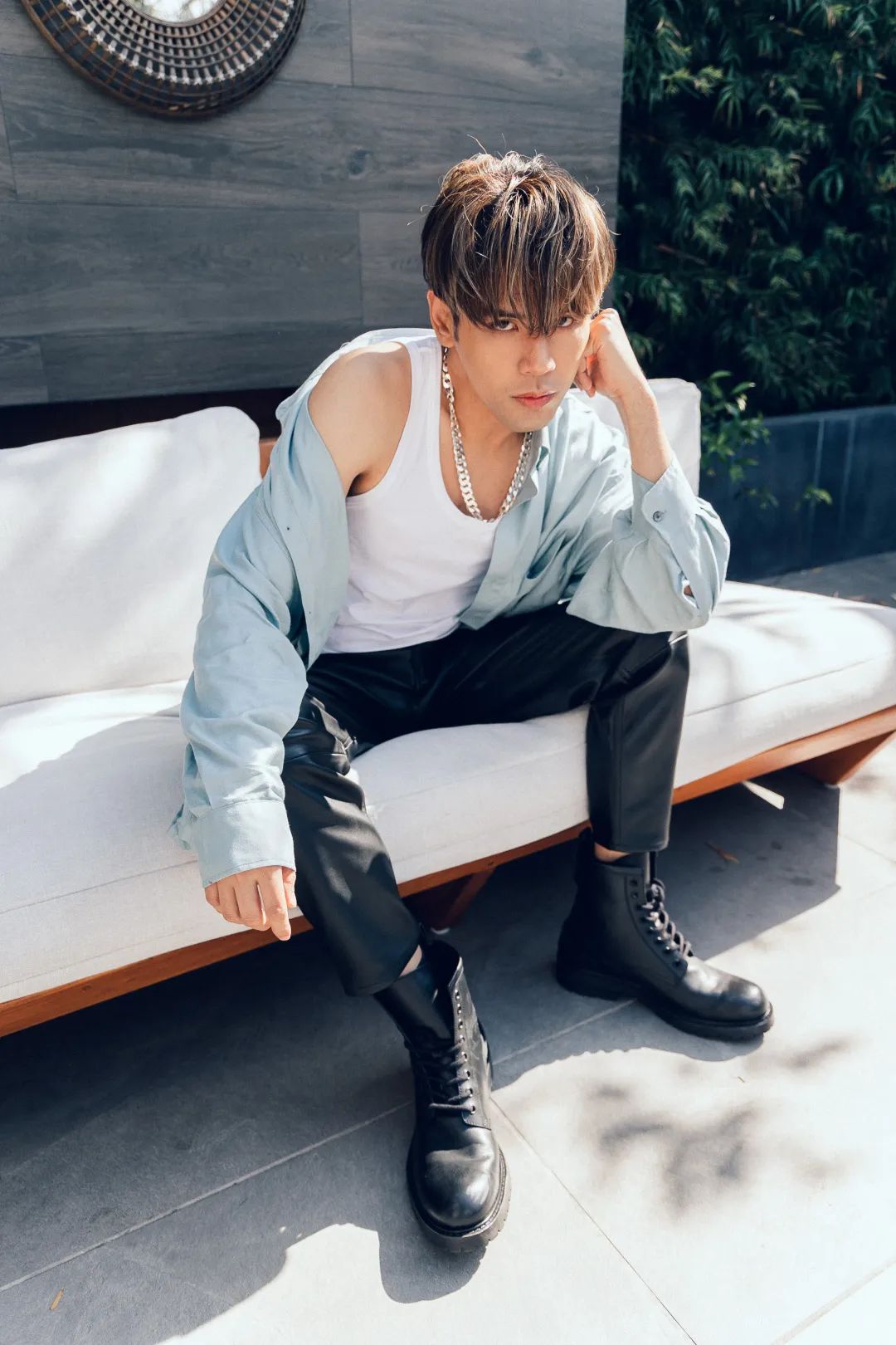 Chen Lingjiu and Pai Weijun collaborated on the brainwashing divine song "Only Your Party" has ...