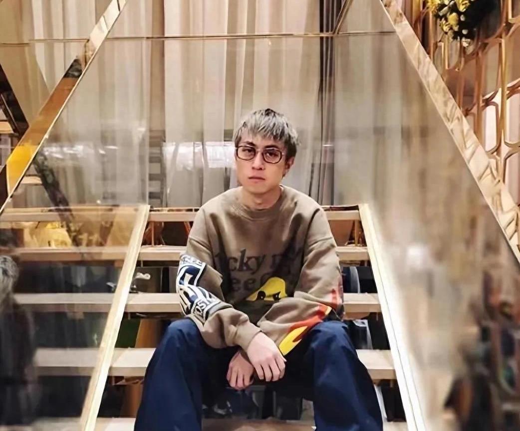 It was revealed that Qin Fen and his son were keeping the same actress ...