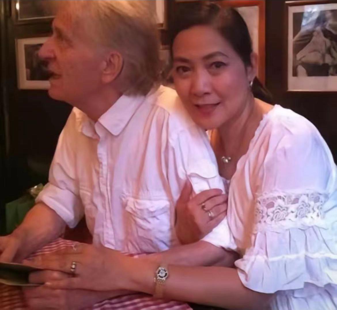 63-year-old Shen Danping lives in Germany! Married to a foreign husband who is 15 years older ...