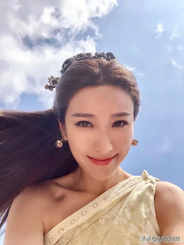 TVB actress Yao Ziling's private house photo shoot!Good-looking and ...
