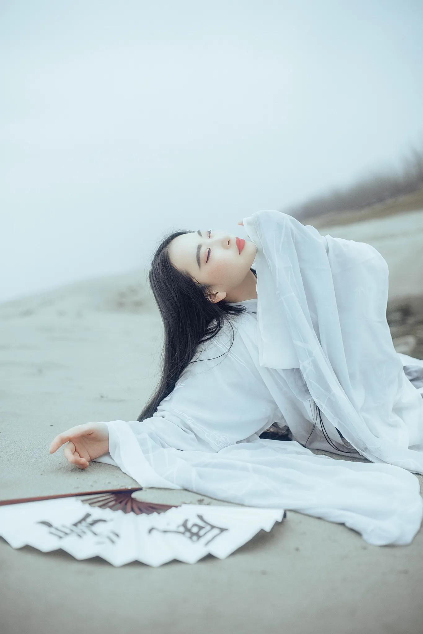 Candle Shadow Shaking Red--Yan Shan Si - iNEWS