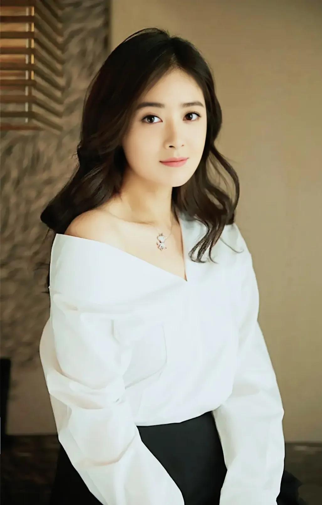 Jiang Xin, who coexists with beauty and strength - iNEWS