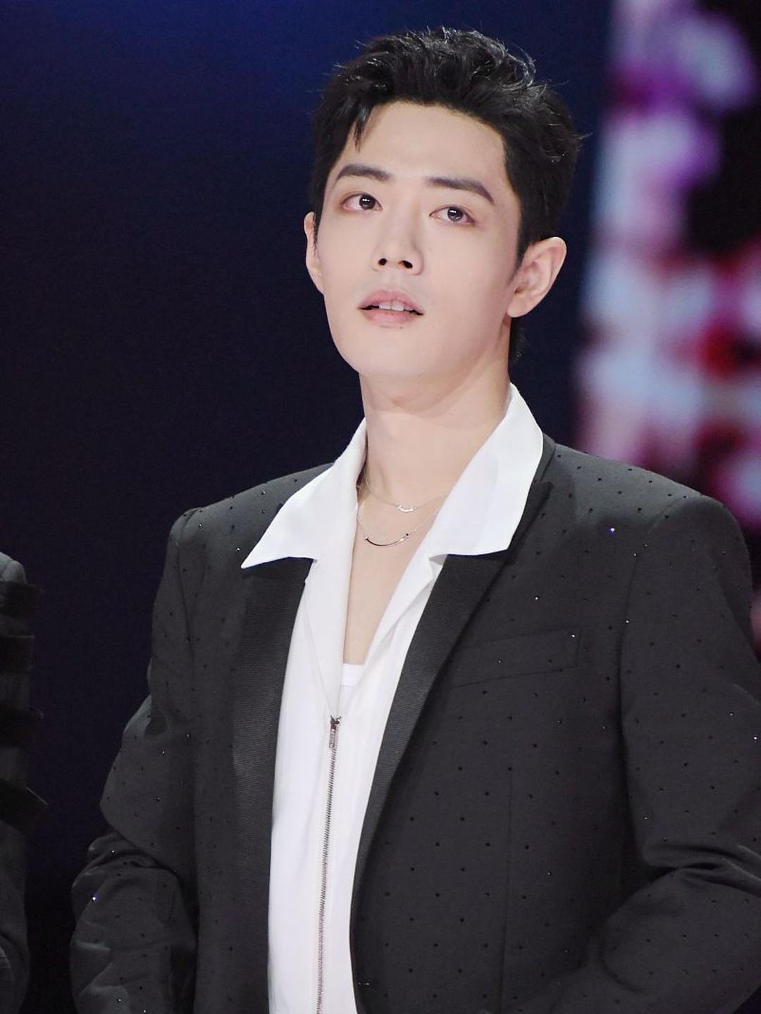 Xiao Zhan starred in Shooting the Condor, praised the newcomer, and was questioned about his ...