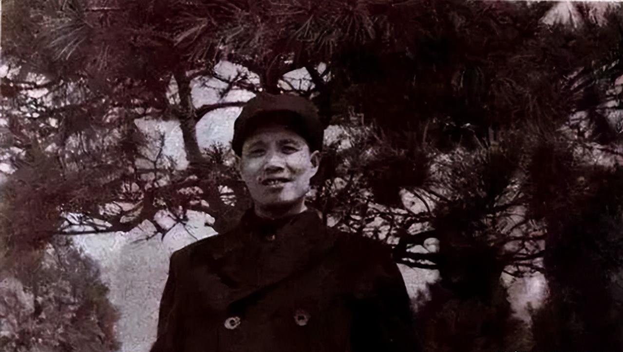 In 1992, Deng Xiaoping took Zhang Zhen's hand and told him: We must ...