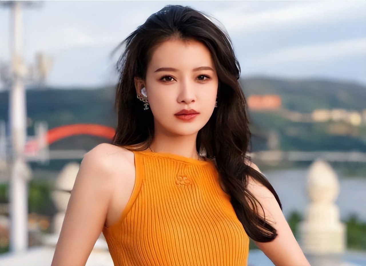 Abandoned Concubine Sun Yi of a wealthy family: Put aside her ...