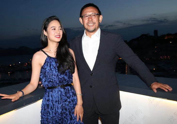 Jiang Wen's mixed-race daughter has long hair and red lips, but she has ...