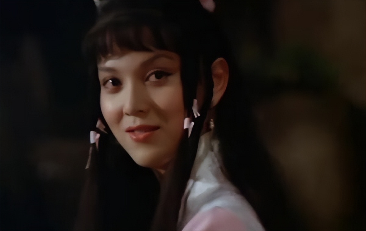 The 6th version of Wen Qingqing, Huang Shengyi is charming and pretty ...