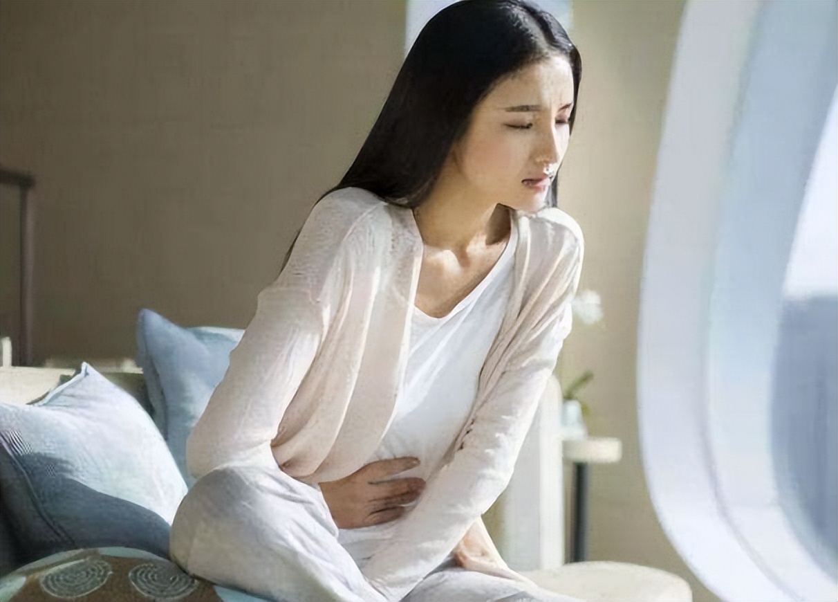 When women have their period, they will shed flesh-like blood clots ...