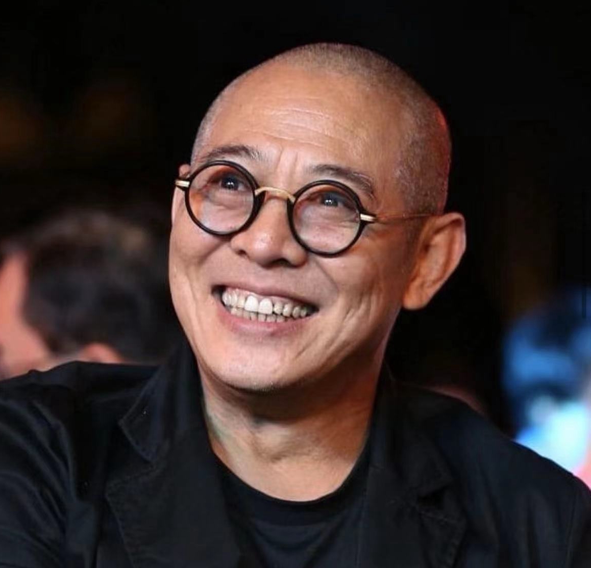59-year-old Jet Li has an unobstructed frontal photo, with a gray beard ...