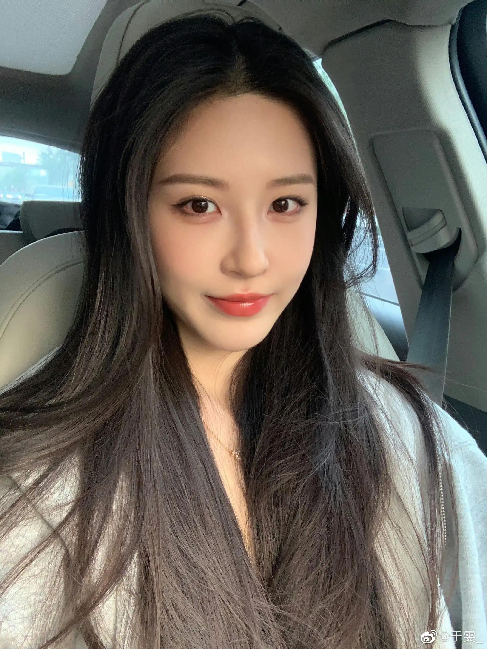 Yu Wen's cute eyes - iNEWS