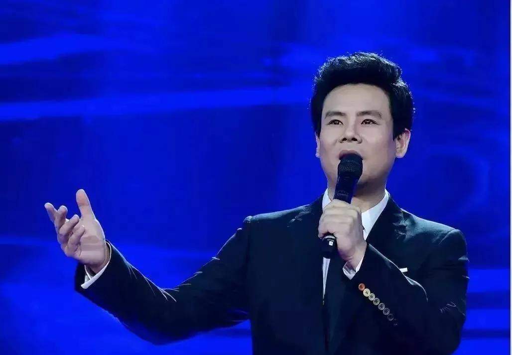 Standing out from the encirclement, soprano Wang Li surpassed the top ...