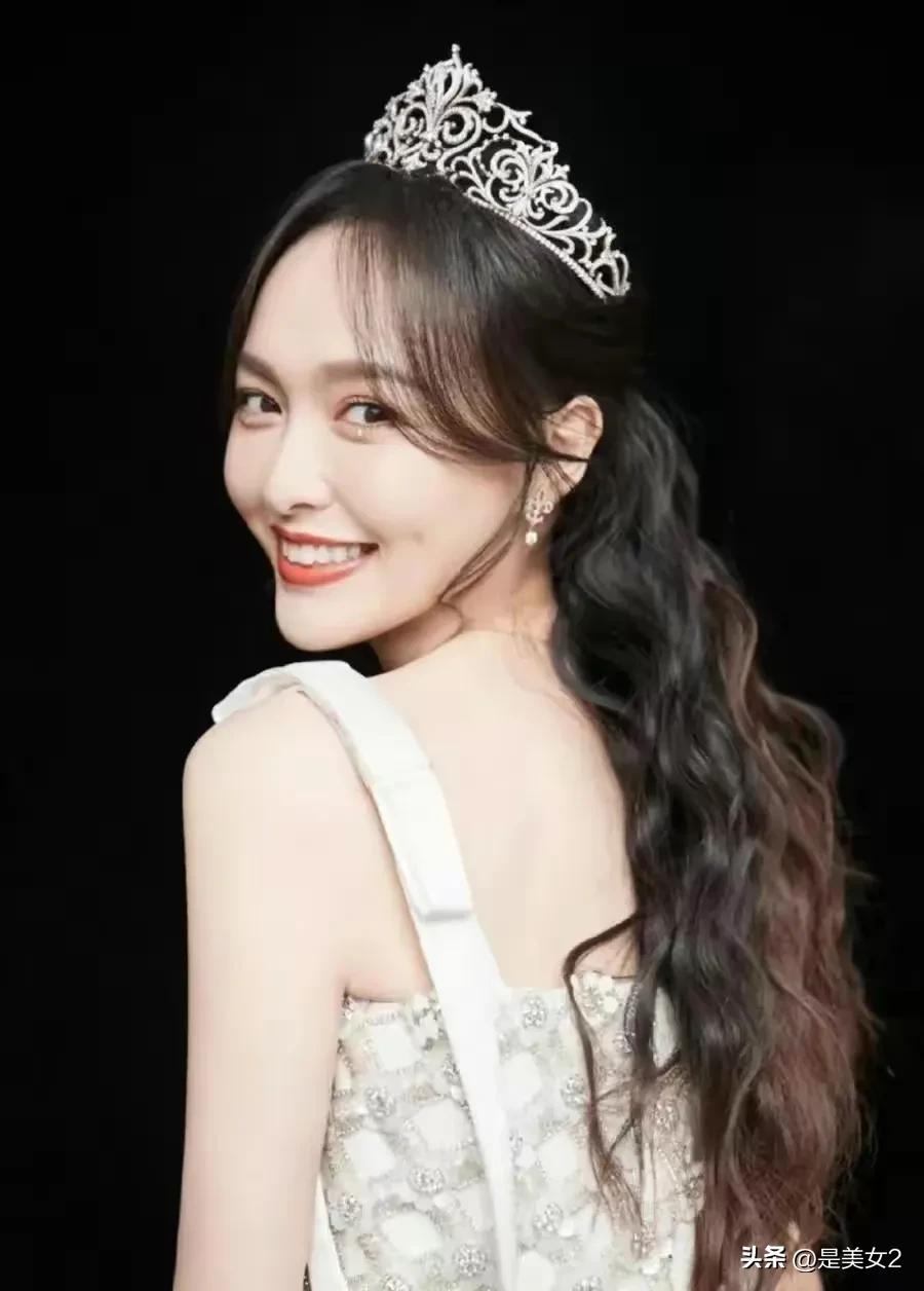 Tang Yan's 22 beautiful pictures, each one is a collector's edition - iNEWS