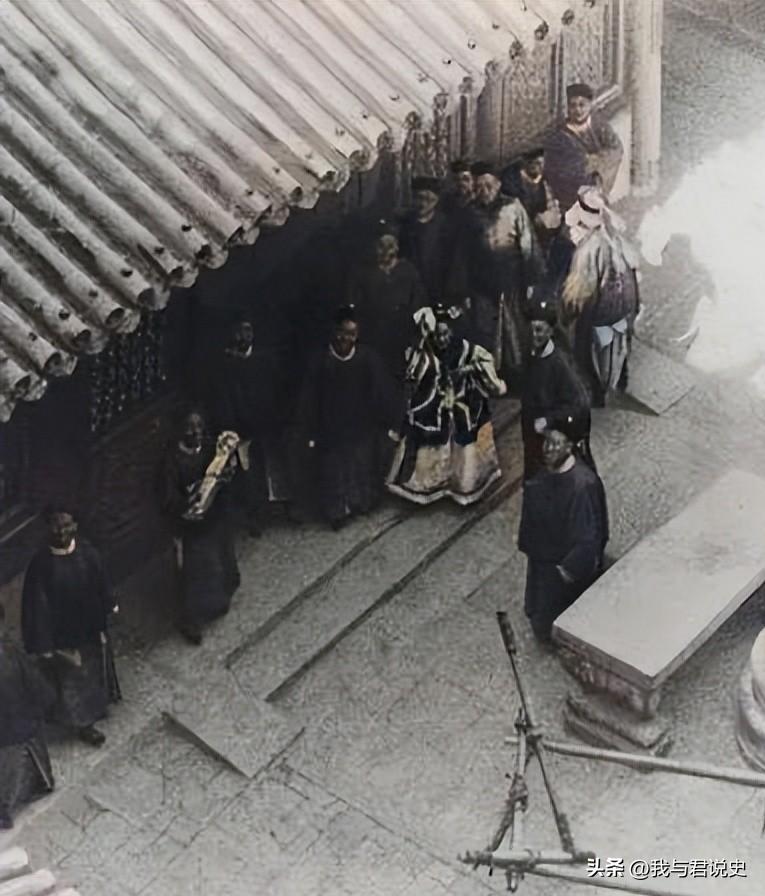 In 1902, the only surviving photo of Emperor Guangxu was secretly ...