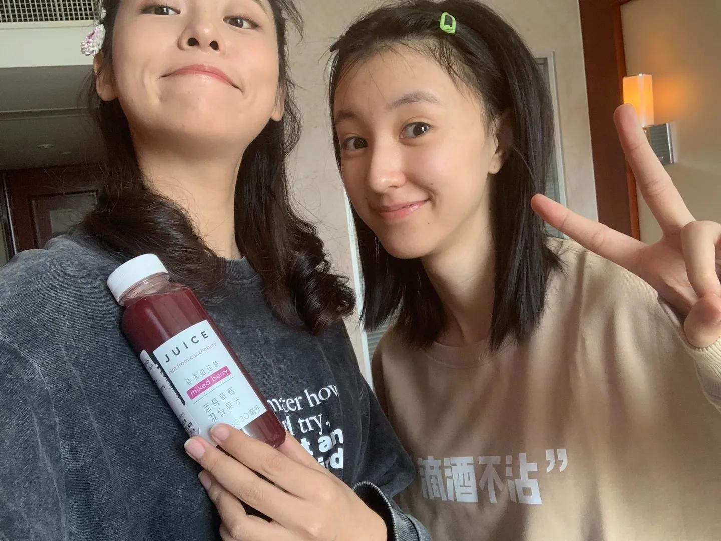 Hua Chenyu's girlfriend has another accident!Haven't talked for 1 year - iNEWS