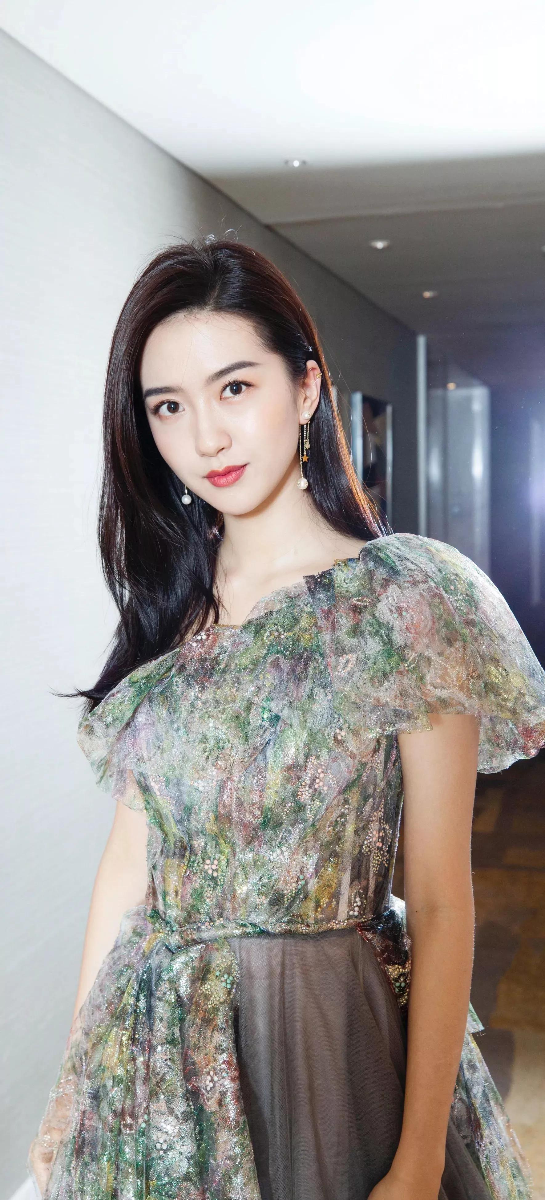 Xu Lingyue: Fresh and refined, very stunning, full of goddess style ...