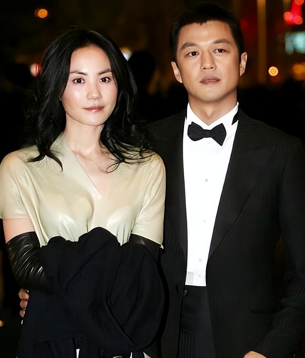 Li Yapeng was suspicious of Faye Wong's popularity, so he reproduced ...