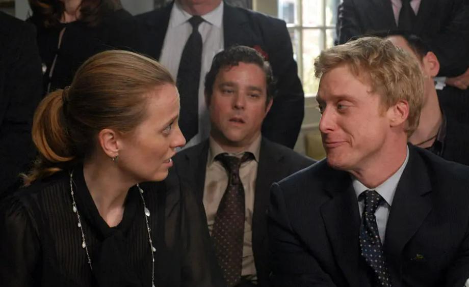 How does the movie "Death at a Funeral" perfectly combine story and ...