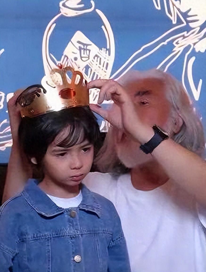 72-year-old Zhang Jizhong let go for the first time. Is his mixed-race ...