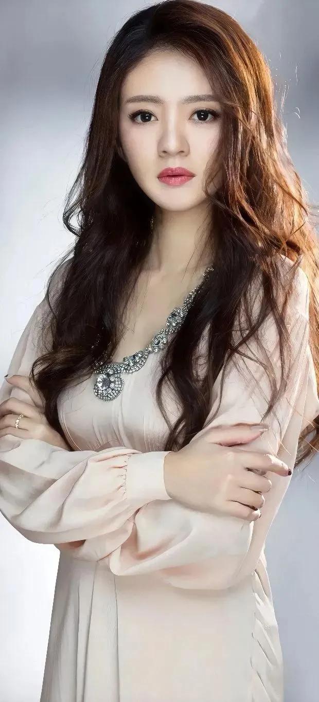 An Yixuan's beautiful photos - iNEWS